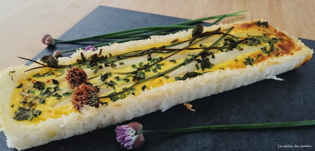 Tarte en croute de riz aux asperges - La Pelle du Jardin